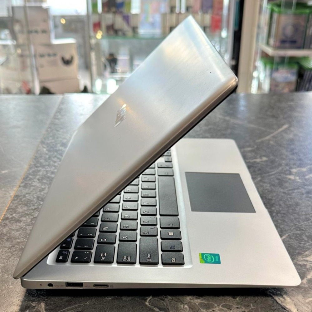 Pre-owned Fusion5 Lapbook T90B+ Pro 64GB Windows 10 4GB Ram 14.1" Full ...